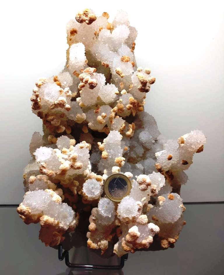 CALCEDONIO CON OKENITE - Minerali GeoArt