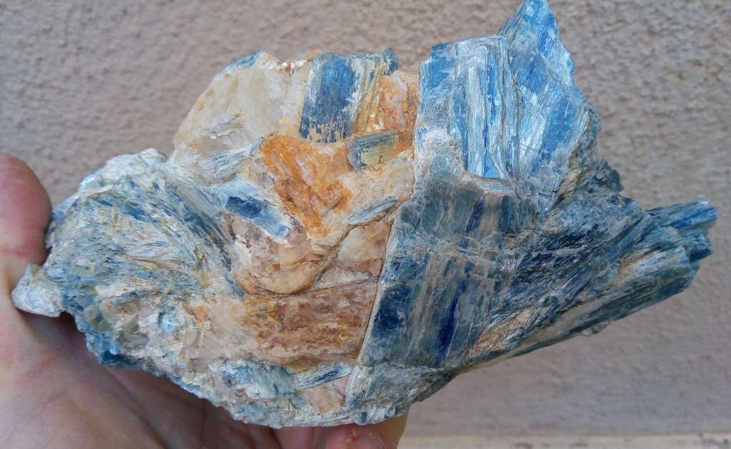 CIANITE su QUARZO - Minerali GeoArt