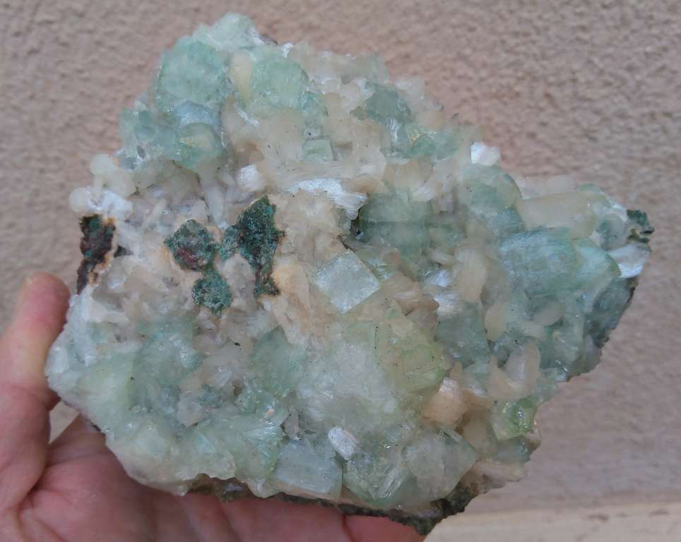 APOFILLITE VERDE con STILBITE - Minerali GeoArt